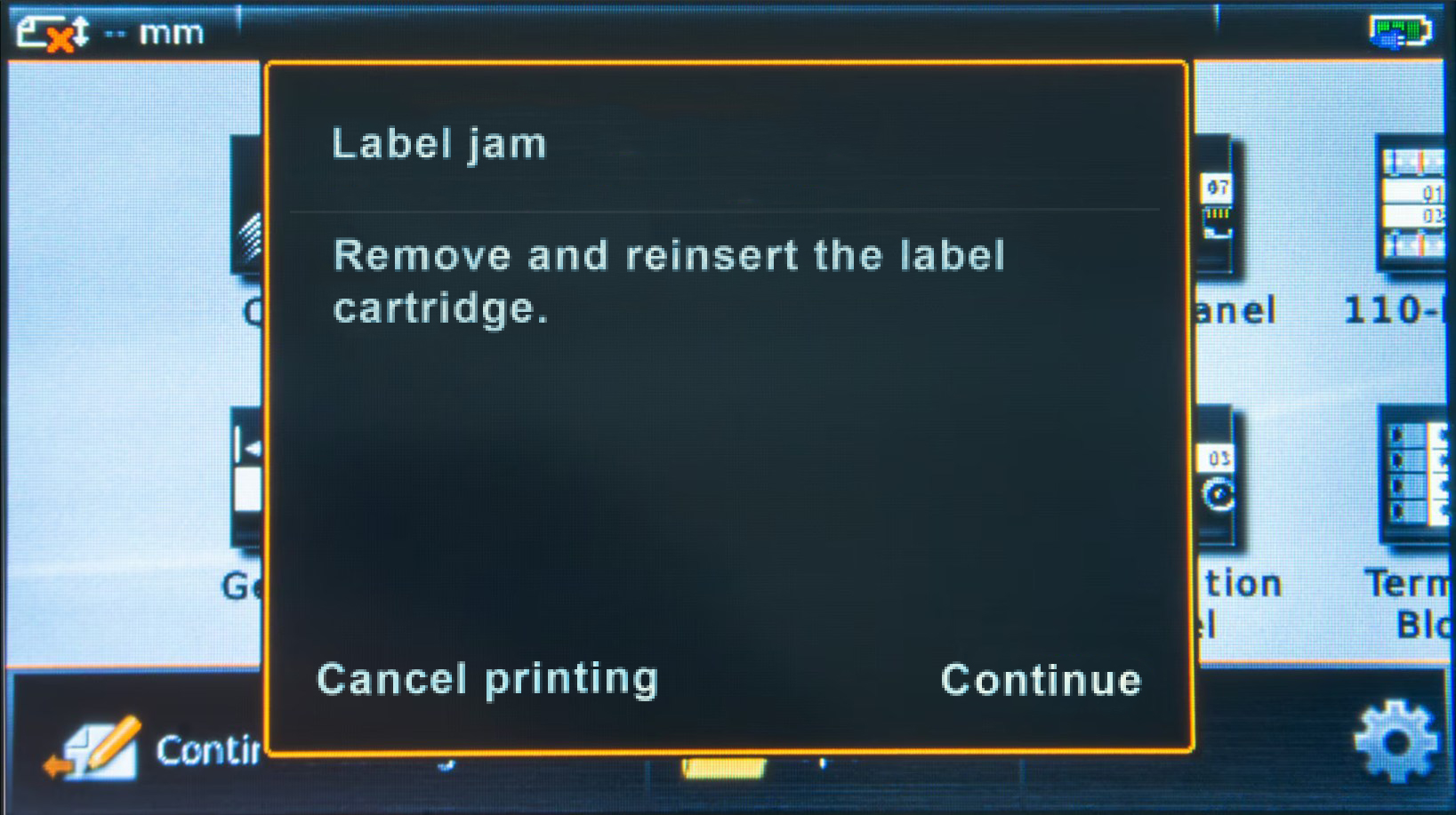 How to solve the 'label jam' error on my XTL label maker?